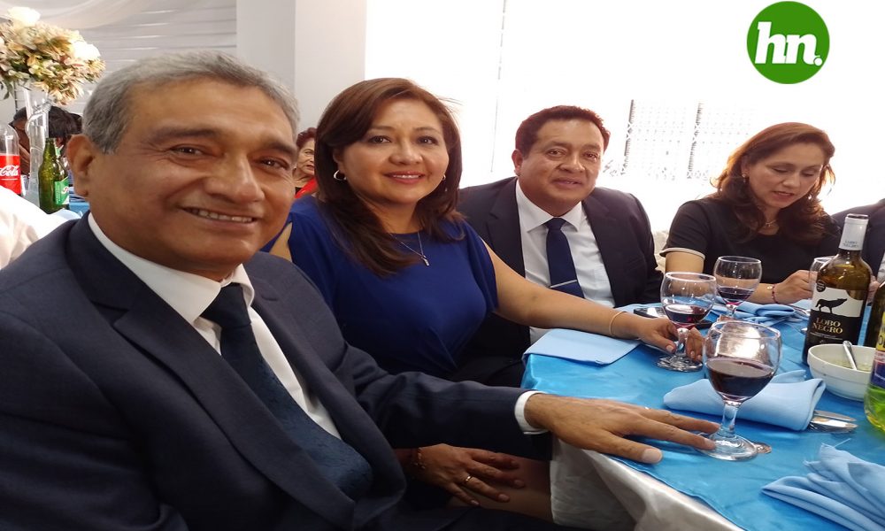 Los Bulnes junto a sus parejas