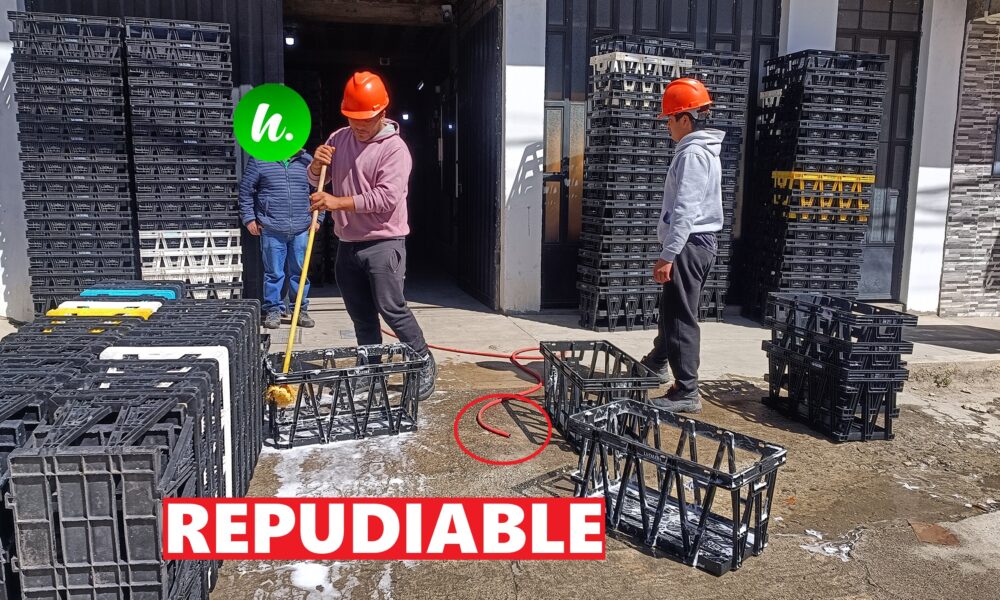 Lavan jabas con agua potable en pleno estiaje